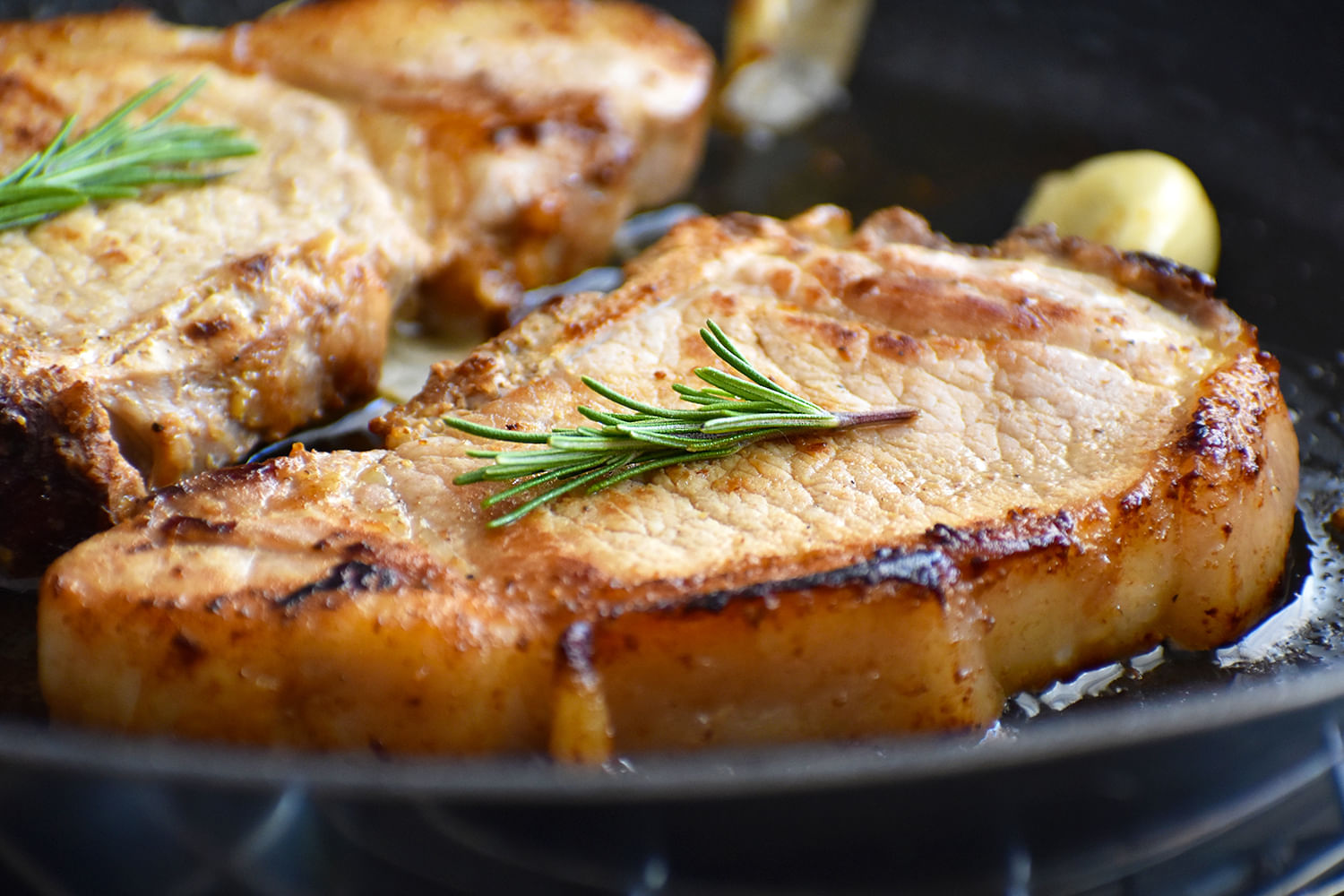 Bisteca Suína com Salada de Macarrão - Swift